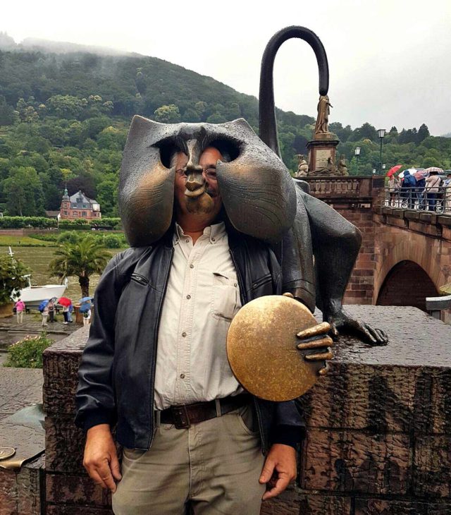 Der Brückenaffe in Heidelberg | Deutschland mal anders