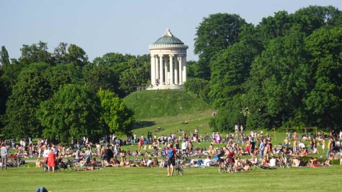 Monopteros-Tempel in München: Ist der Hügel echt? | Deutschland mal anders